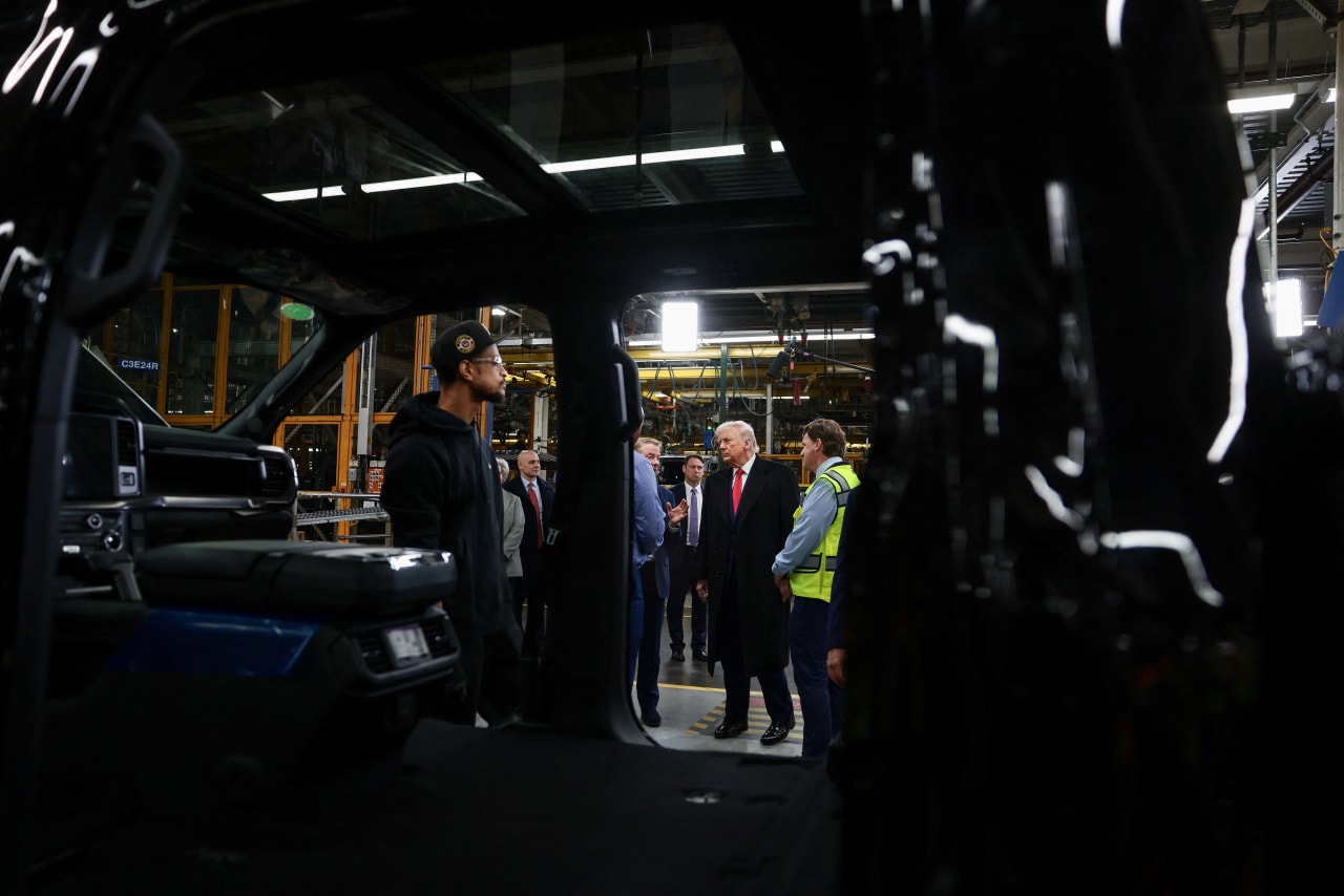 Trump predicts strong economic growth in 2026 during speech in Detroit